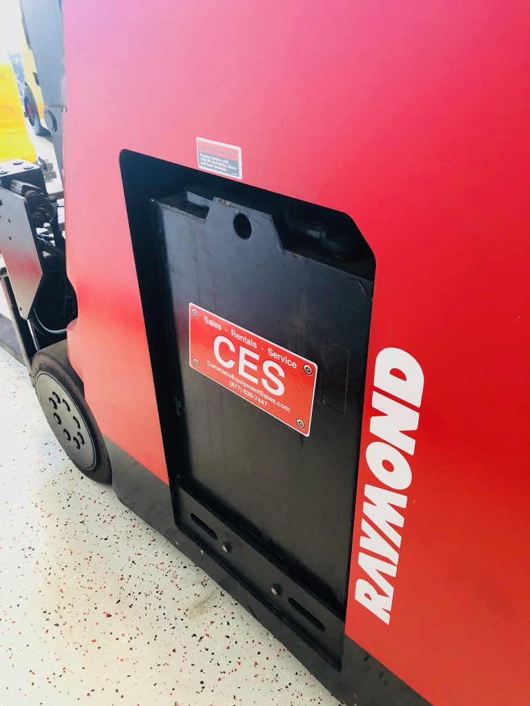 Used Raymond 3 Wheel Docker Narrow Aisle Stand Up Forklift For Sale