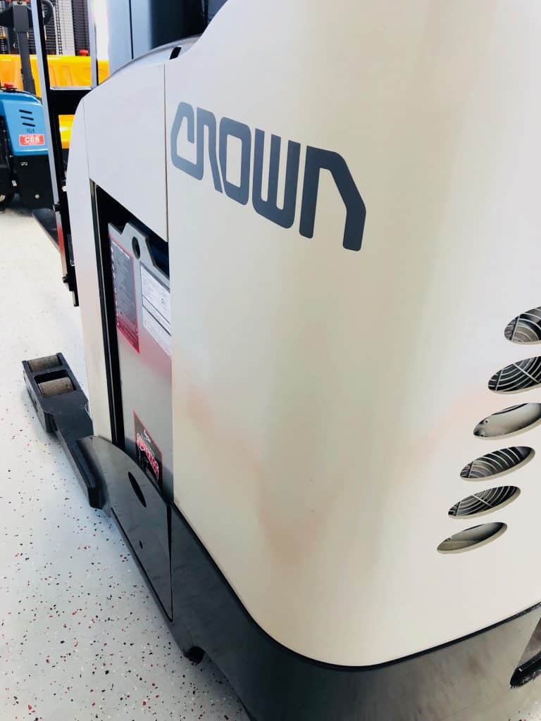 CES #20860 Crown RR5220-35 Reach Forklift