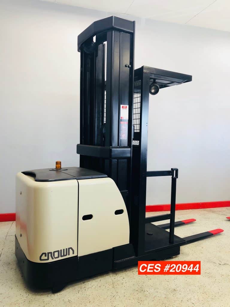 CES #20944 Crown SP3020-30 Order Picker w/ Wire Guidance - Coronado ...